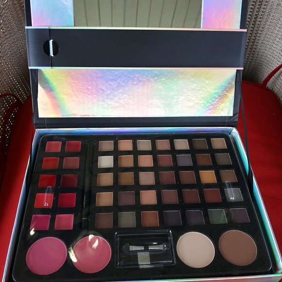 Profusion Cosmetics | Makeup | Profusion Colour Spell Makeup Pallet ...